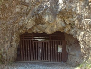 Auburn Quarry Crags Cave Valley Trail Hike